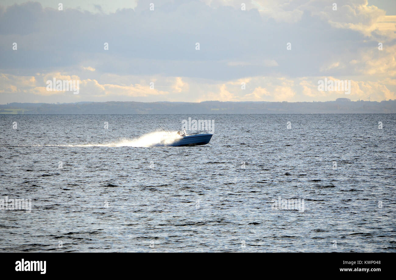 Blue speedboat hi-res stock photography and images - Alamy