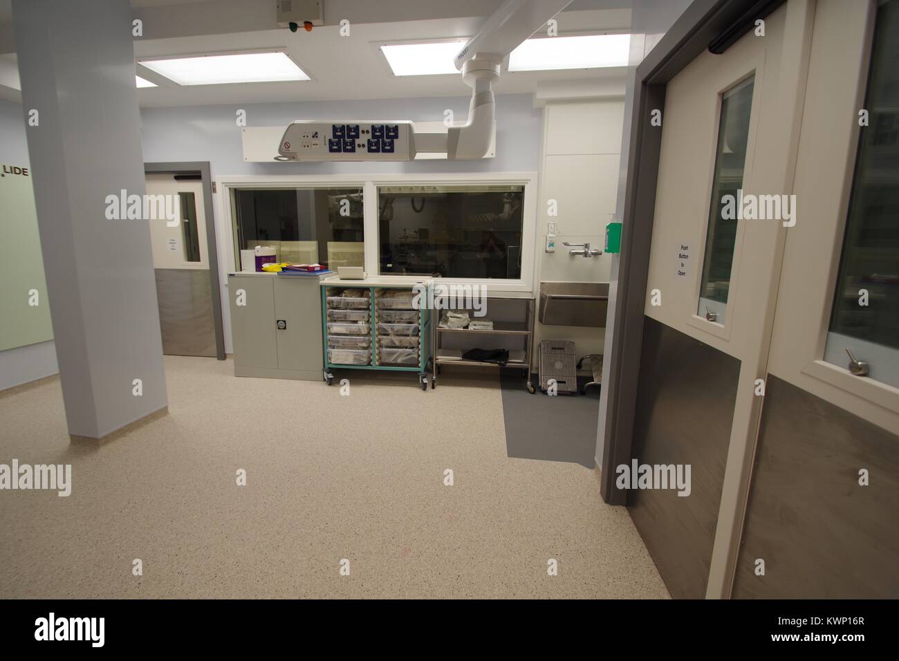 Modern British Hospital Operating Theatre Stock Photo - Alamy Modern British Hospital Operating Theatre Stock Photo - Alamy