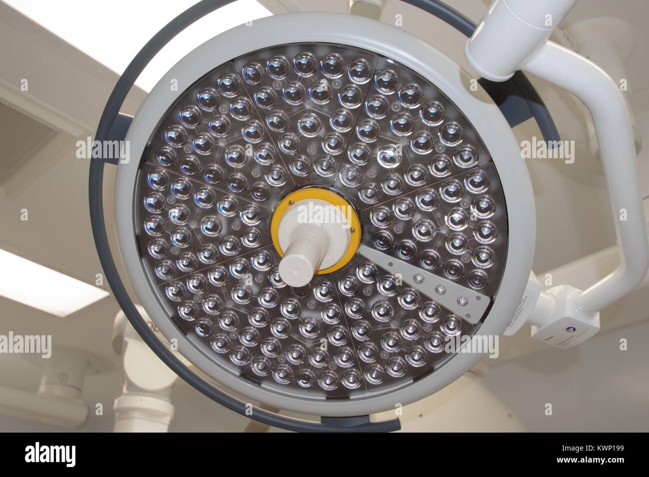 Nhs operating theatre hi-res stock photography and images - Alamy