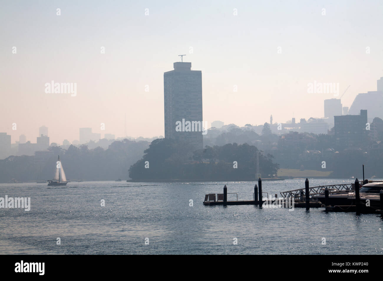 Harbour wharves hi-res stock photography and images - Alamy
