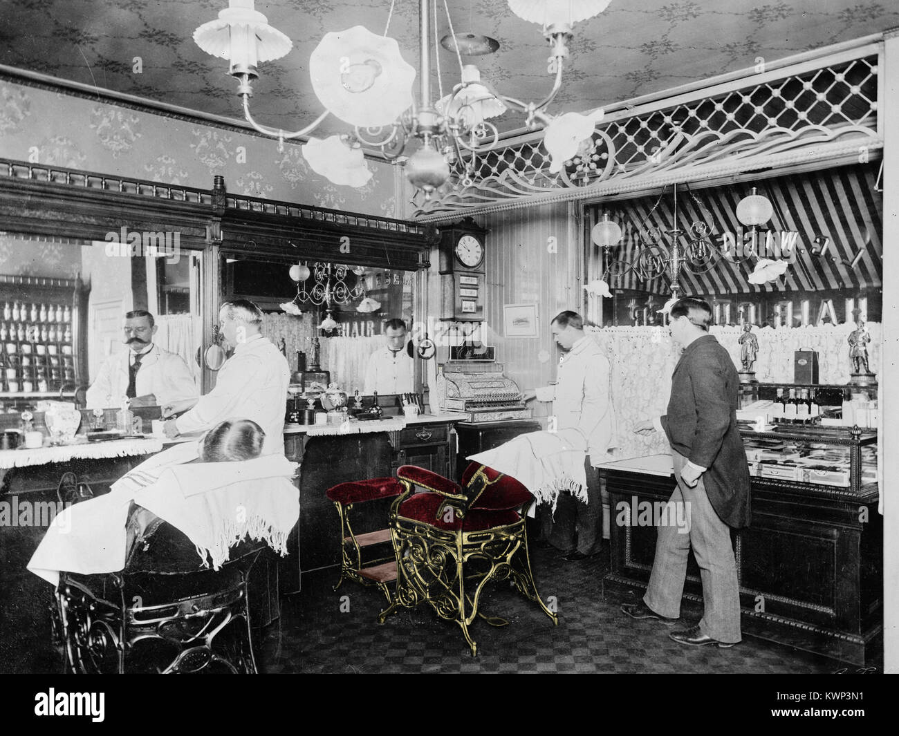 Barbershop circa 1900 Stock Photo - Alamy