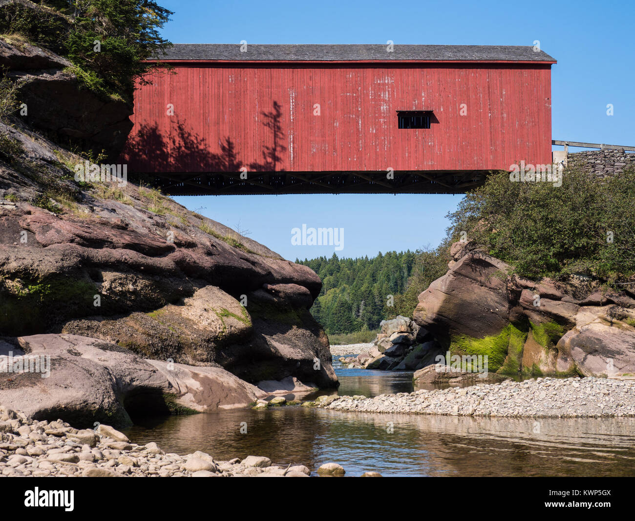 Point Wolfe covered Bridge, Fundy National Park, Bay of Fundy, New ...