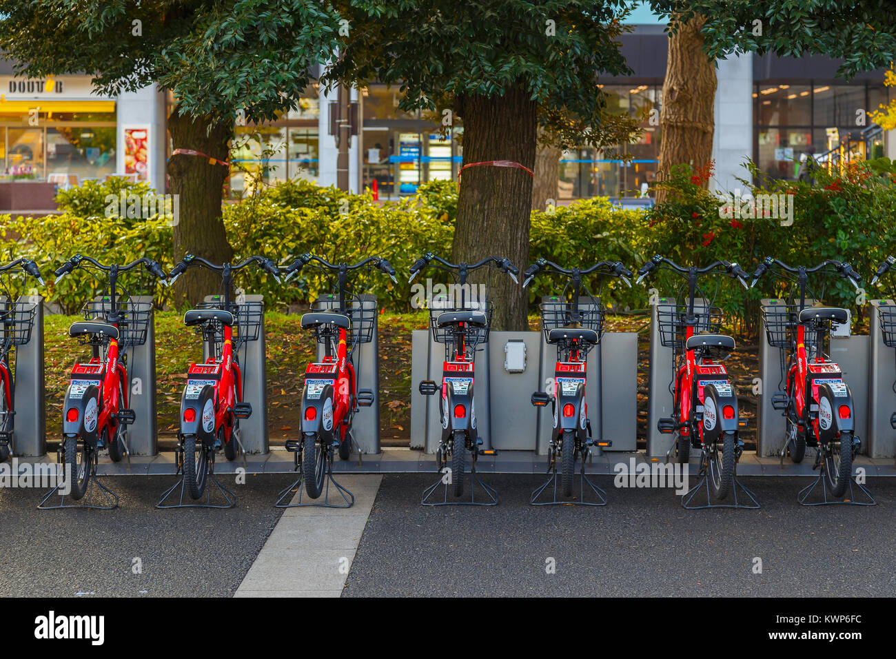 Japan bike sharing hi-res stock photography and images - Alamy
