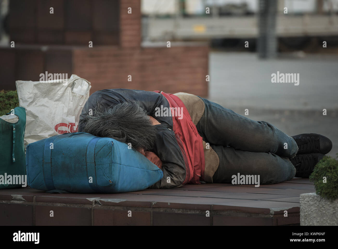 Japanese homeless hi-res stock photography and images - Alamy