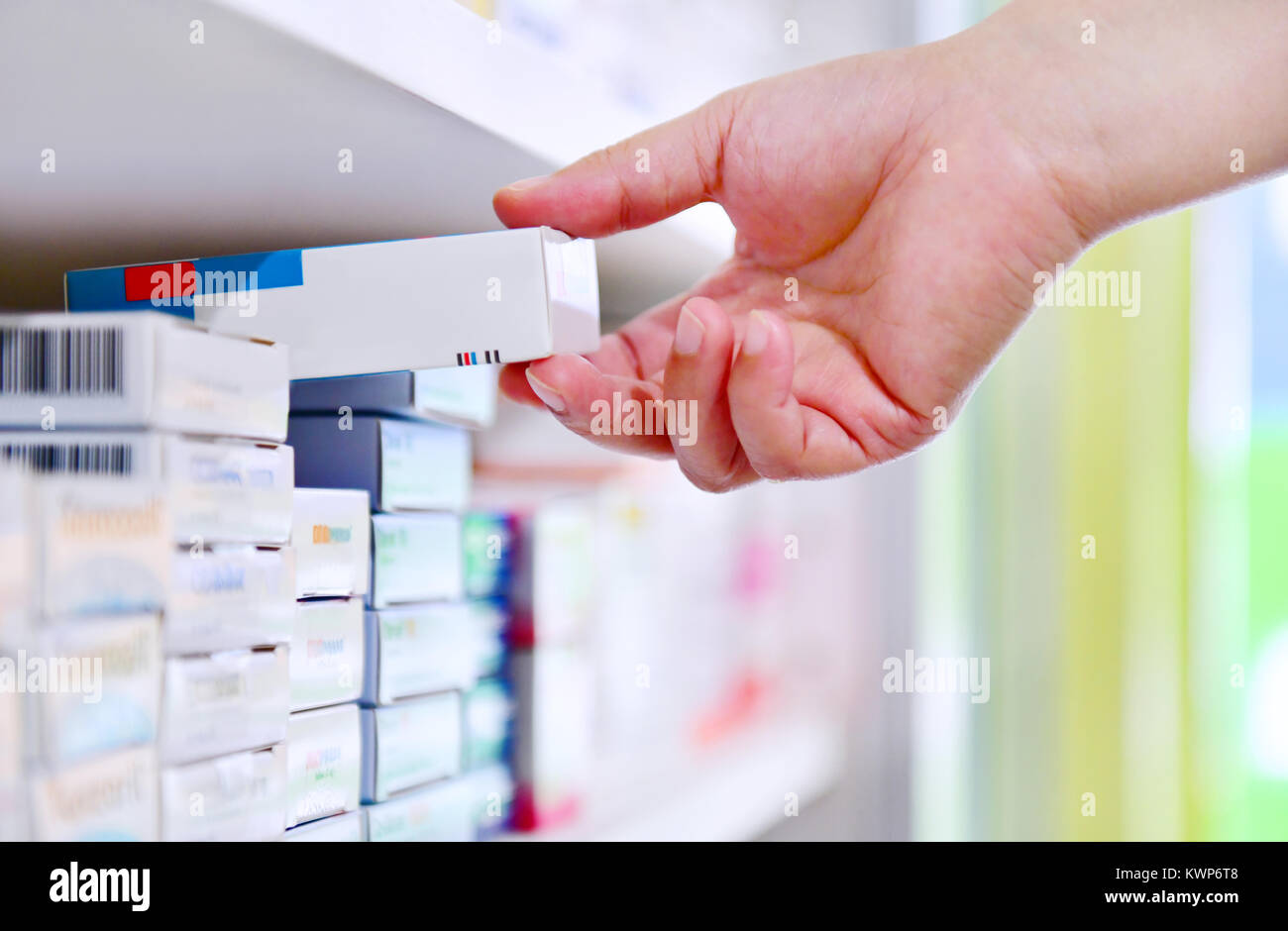 Closeup hand shopping hi-res stock photography and images - Alamy