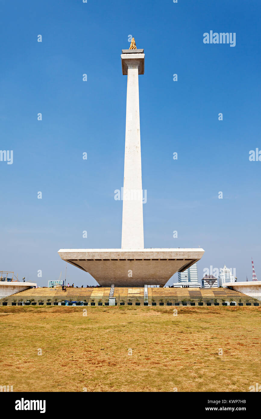 National monument merdeka square hi-res stock photography and images ...