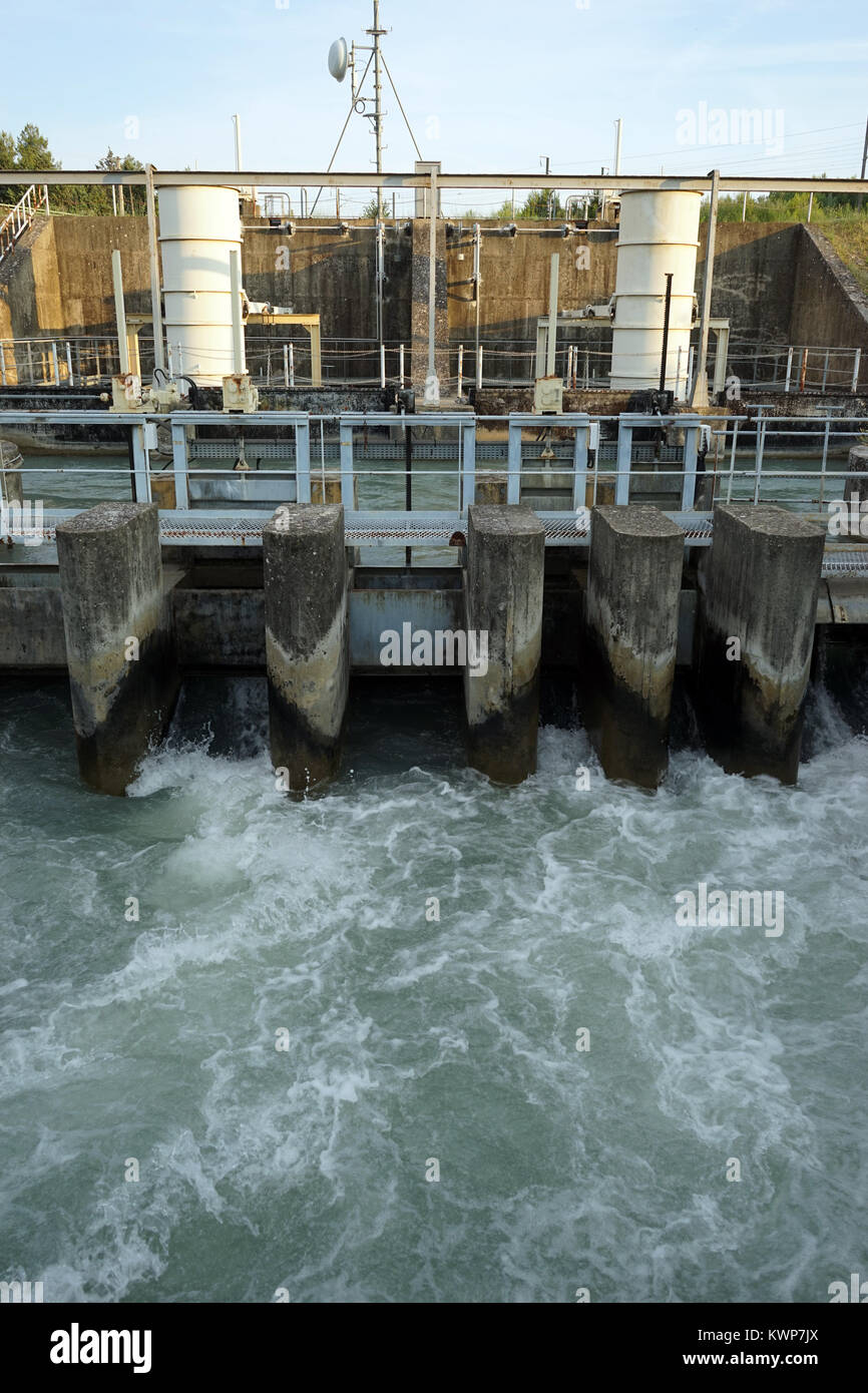 Hydroelectric power station in france hi-res stock photography and ...
