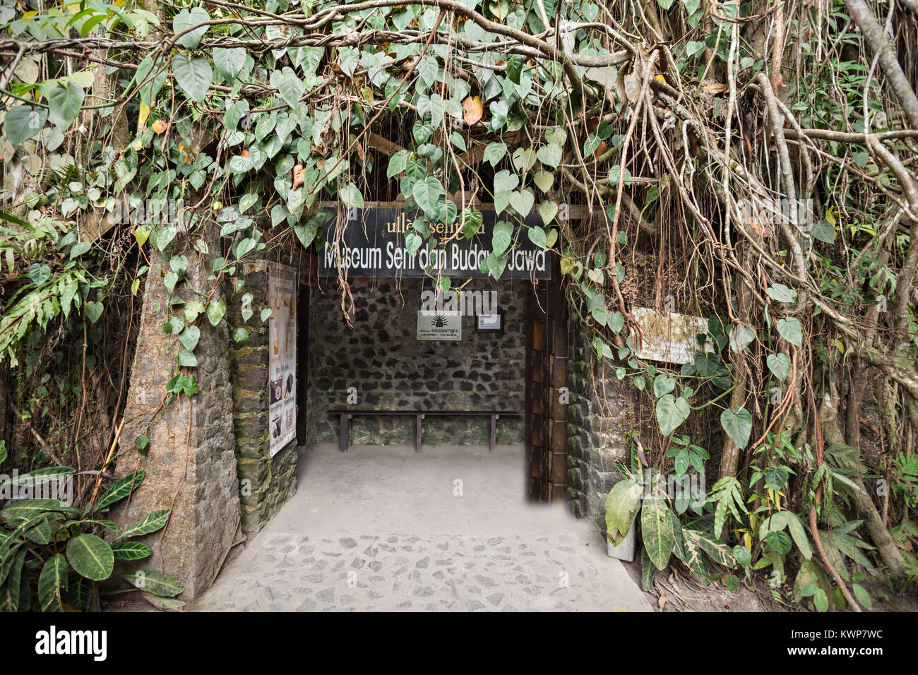 Classic javanese architecture hi-res stock photography and images - Alamy