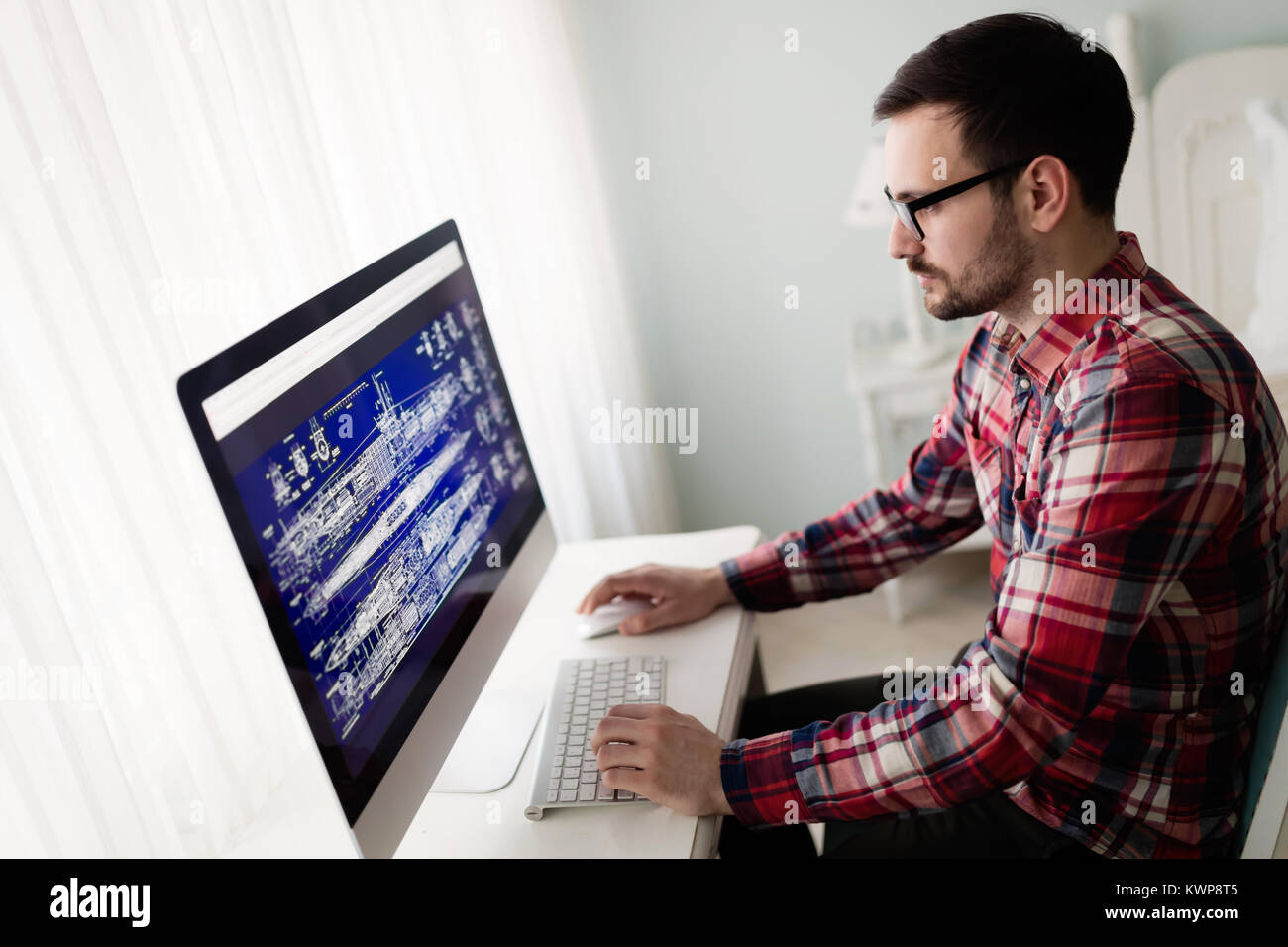 Graphic designer computer person hi-res stock photography and images ...