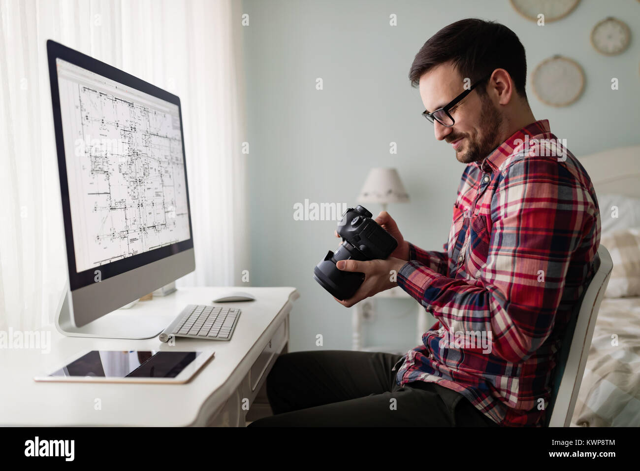 Computer graphics designer hi-res stock photography and images - Alamy