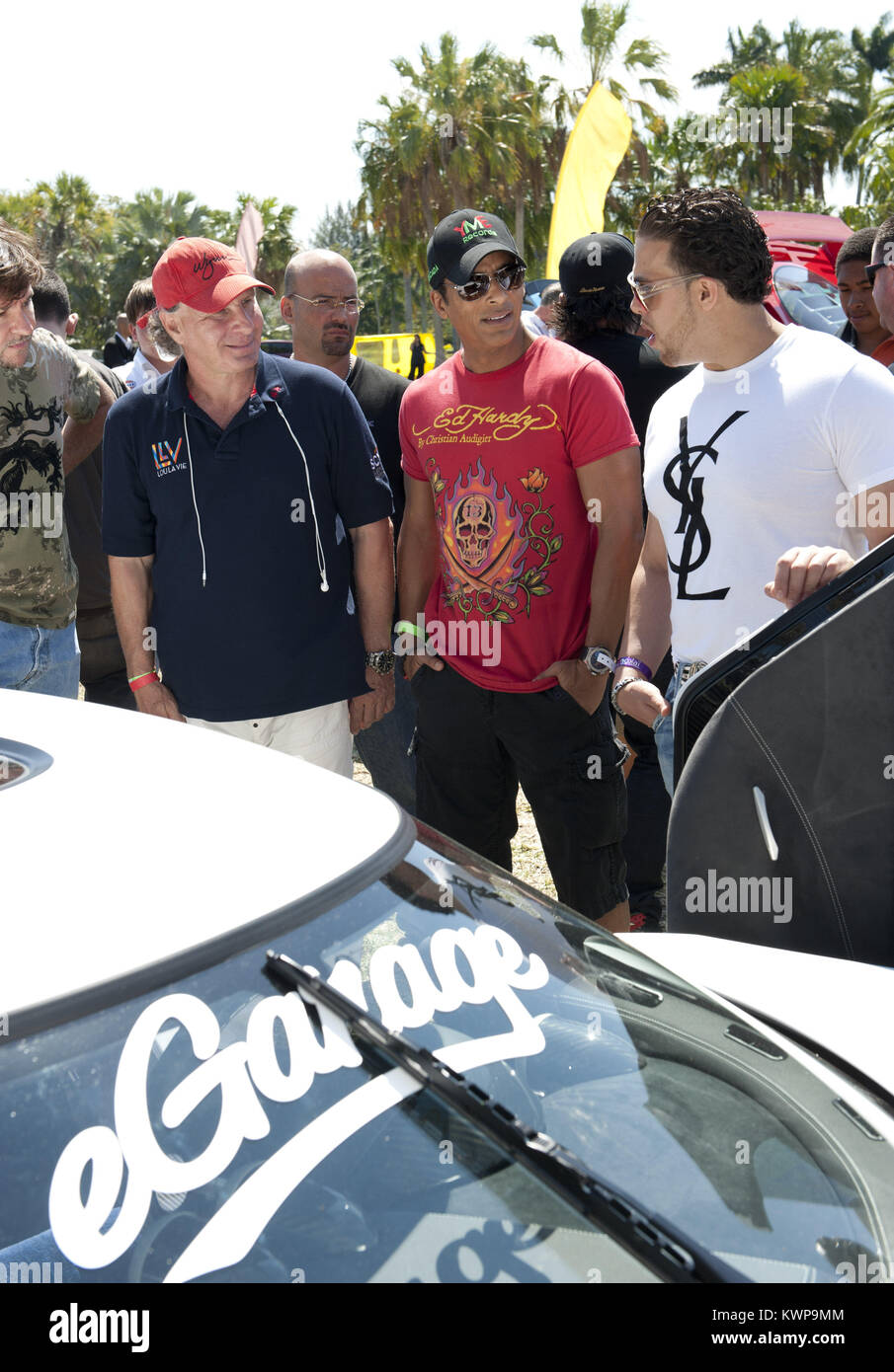 Gloria estefan and jennifer lopez hi-res stock photography and images ...