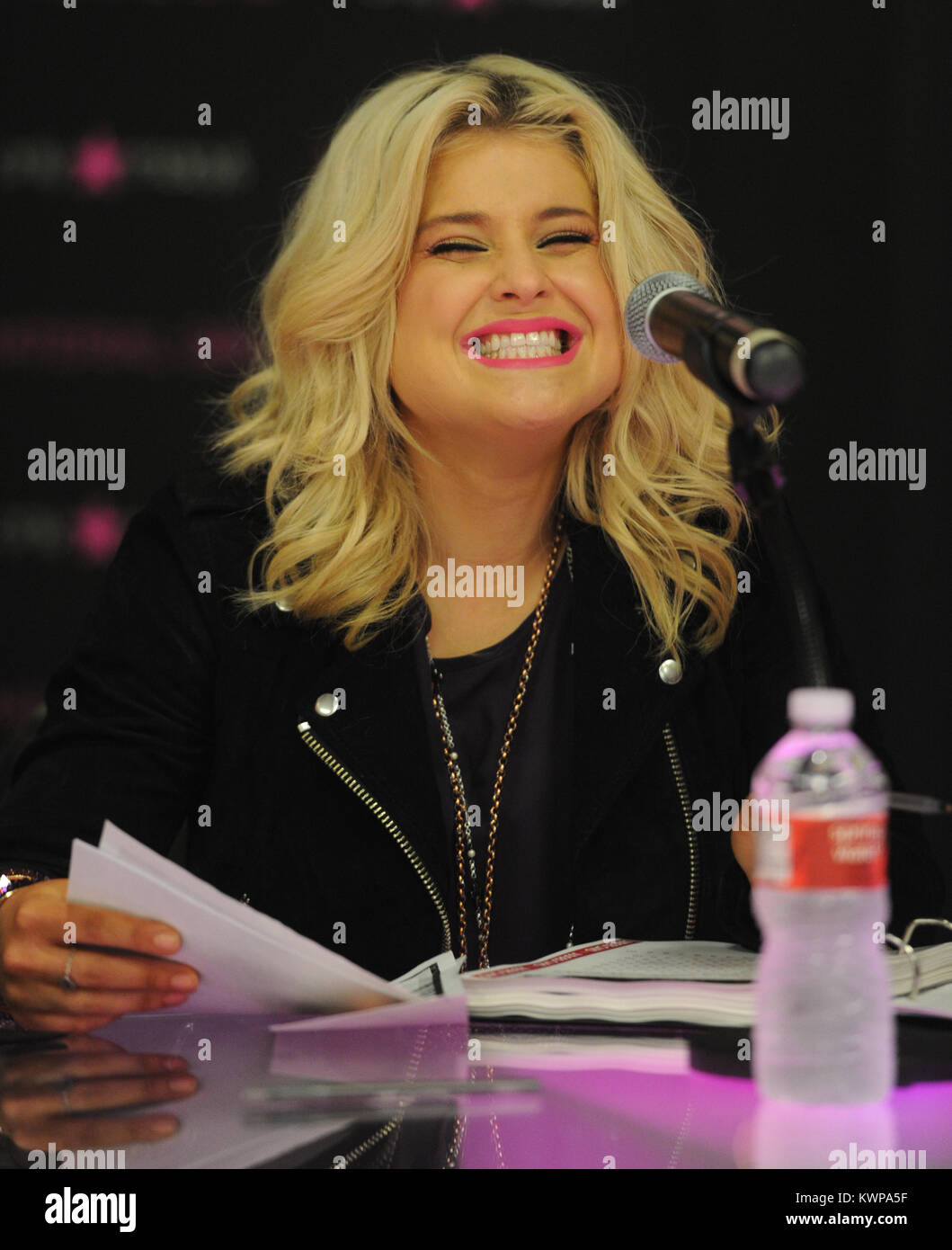 MIAMI, FL - NOVEMBER 04: Kelly Osbourne attends Material Girl 'Lucky ...