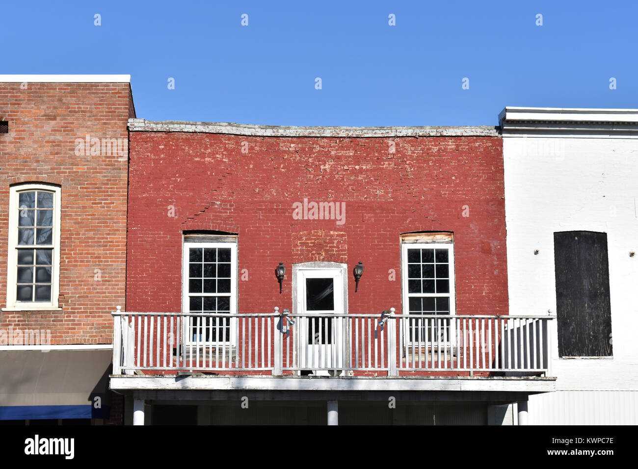 Small town square downtown brick buildings hi-res stock photography and ...