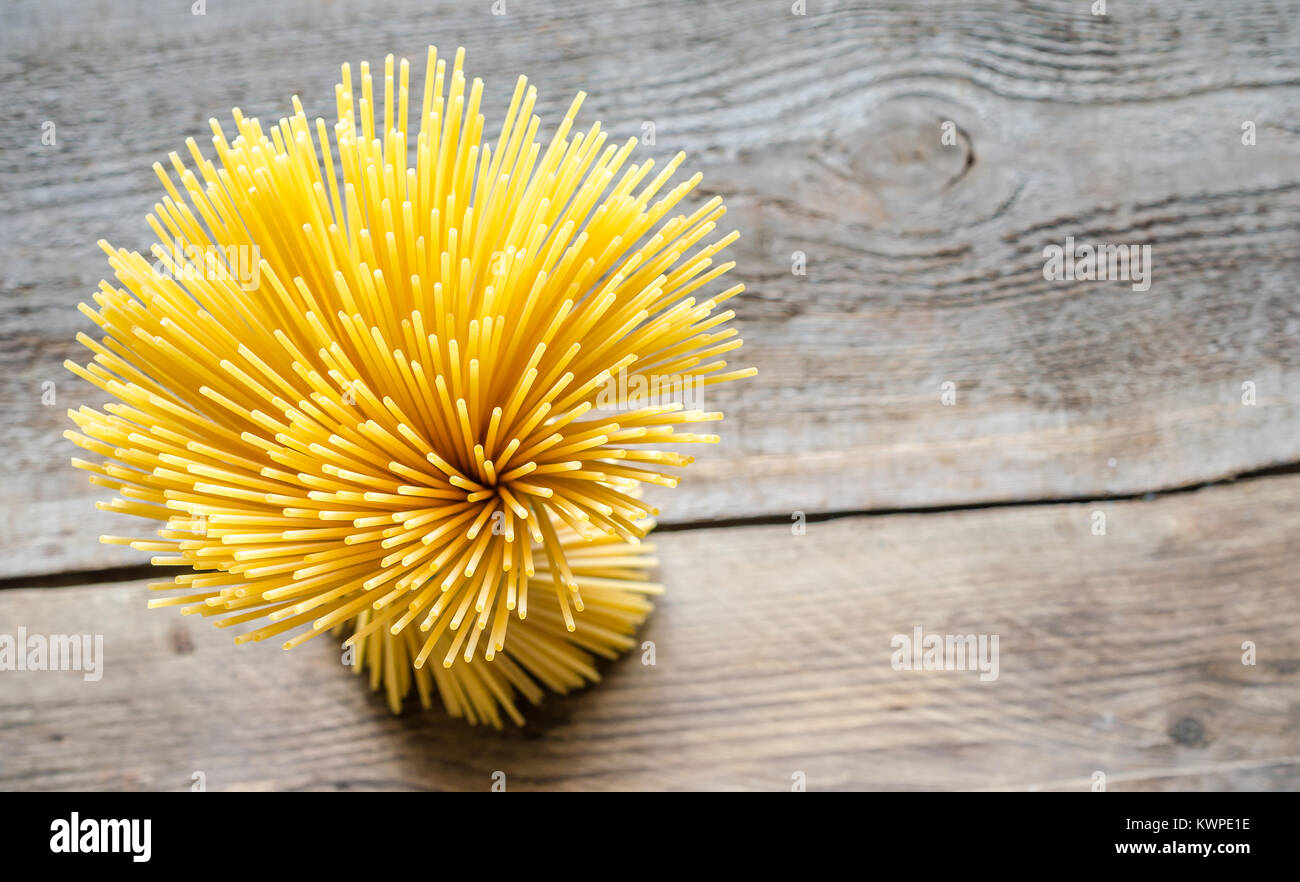 Spaghetti top view hi-res stock photography and images - Alamy