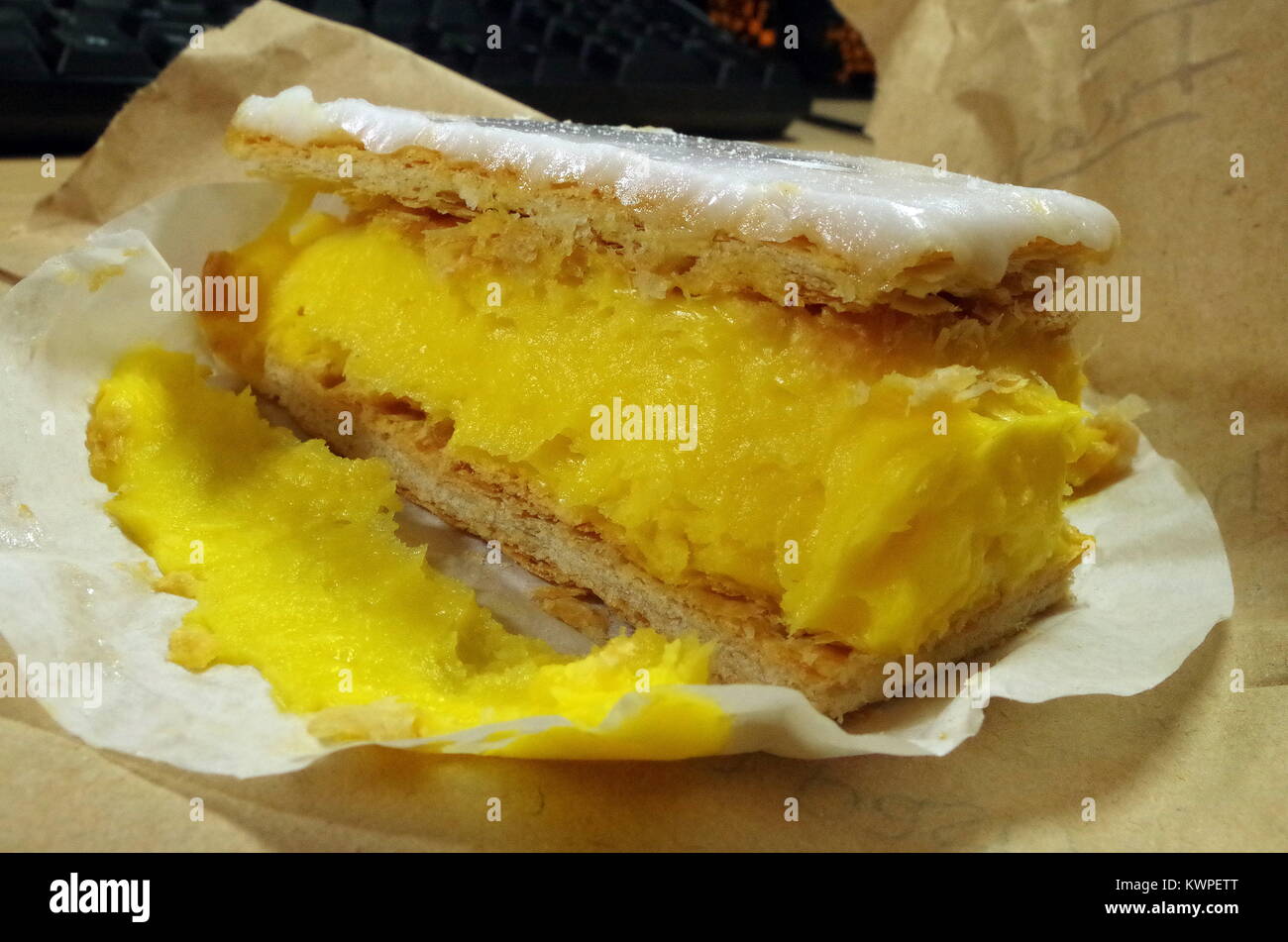 Custard slice hi-res stock photography and images - Alamy