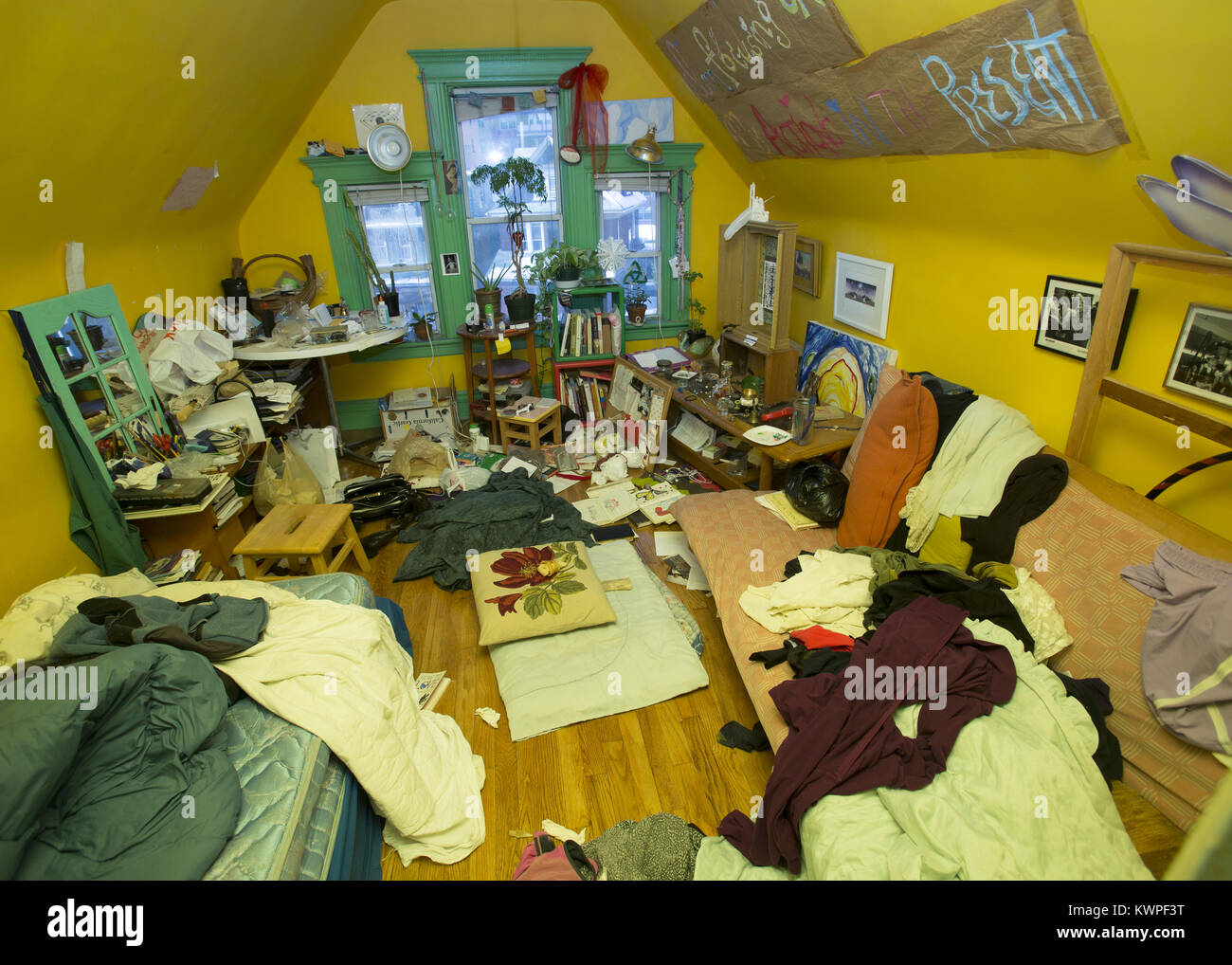 Messy young person's bedroom Stock Photo - Alamy