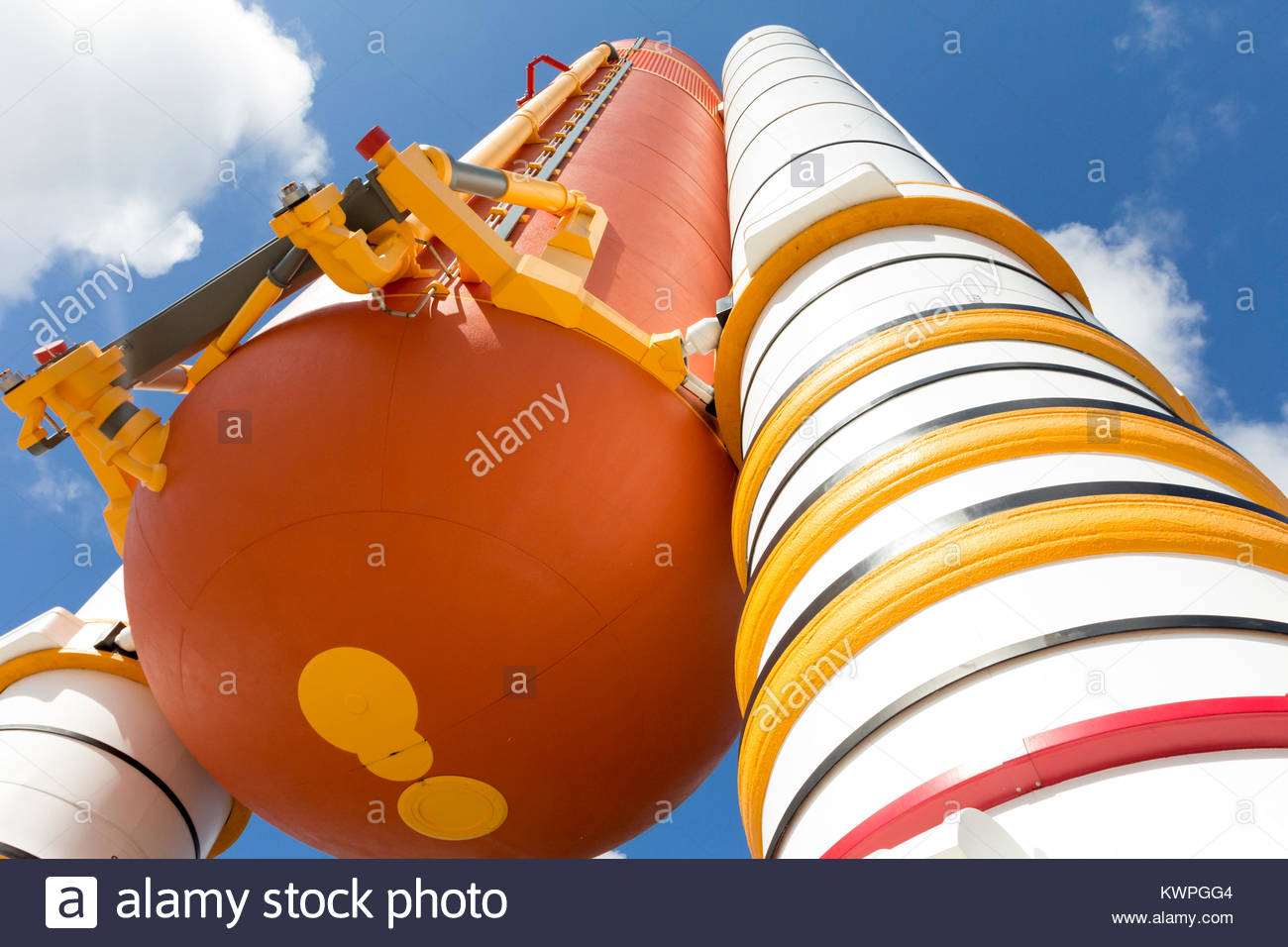 Solid Rocket Booster Stock Photos & Solid Rocket Booster Stock Images ...
