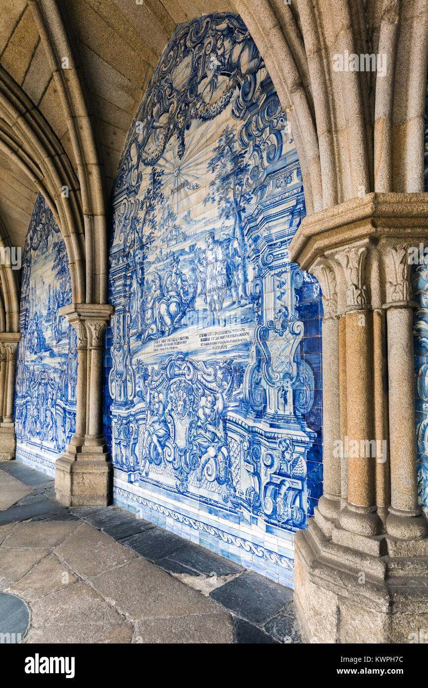 Cloister walls hi-res stock photography and images - Alamy