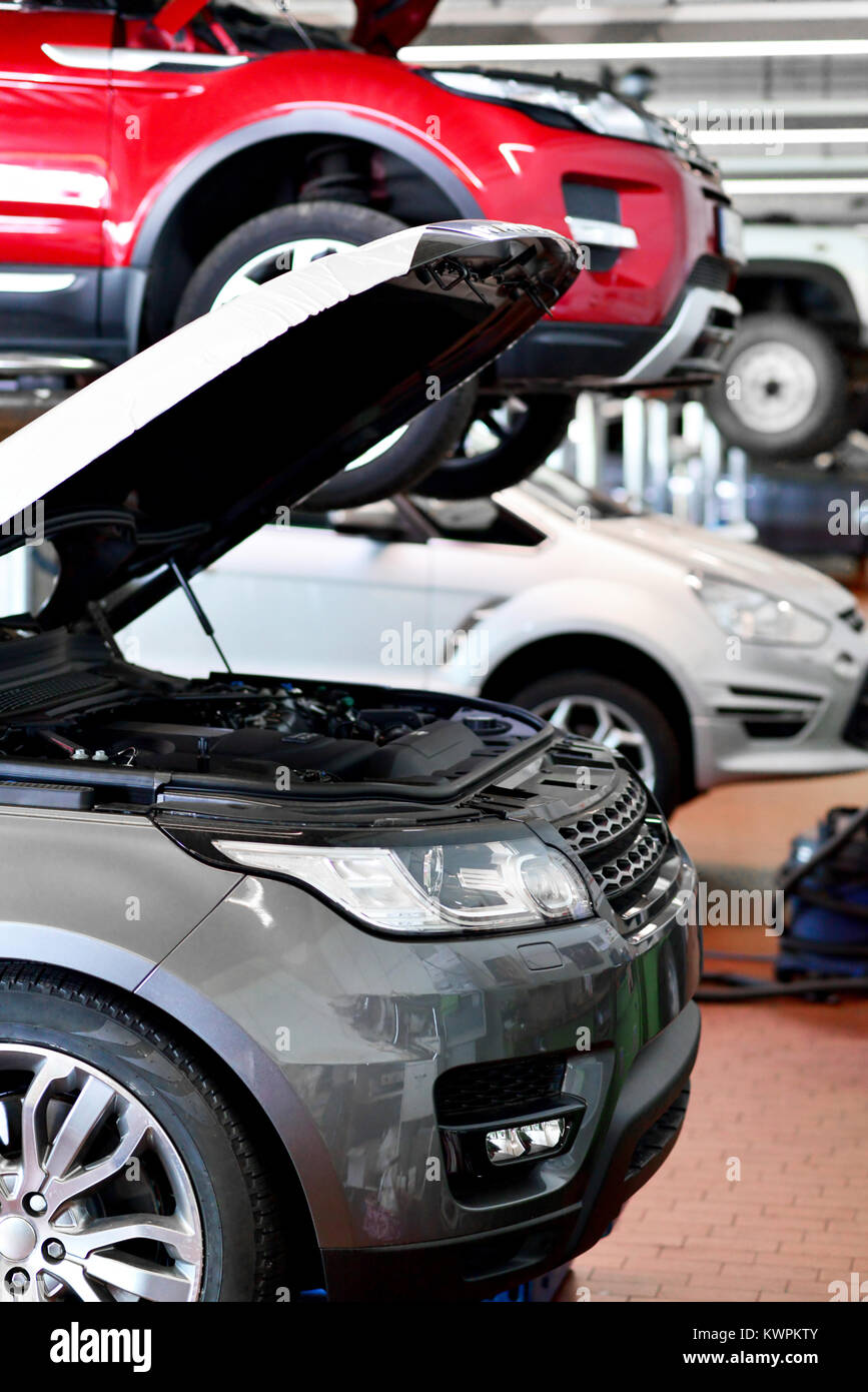 Workspace repair hi-res stock photography and images - Alamy