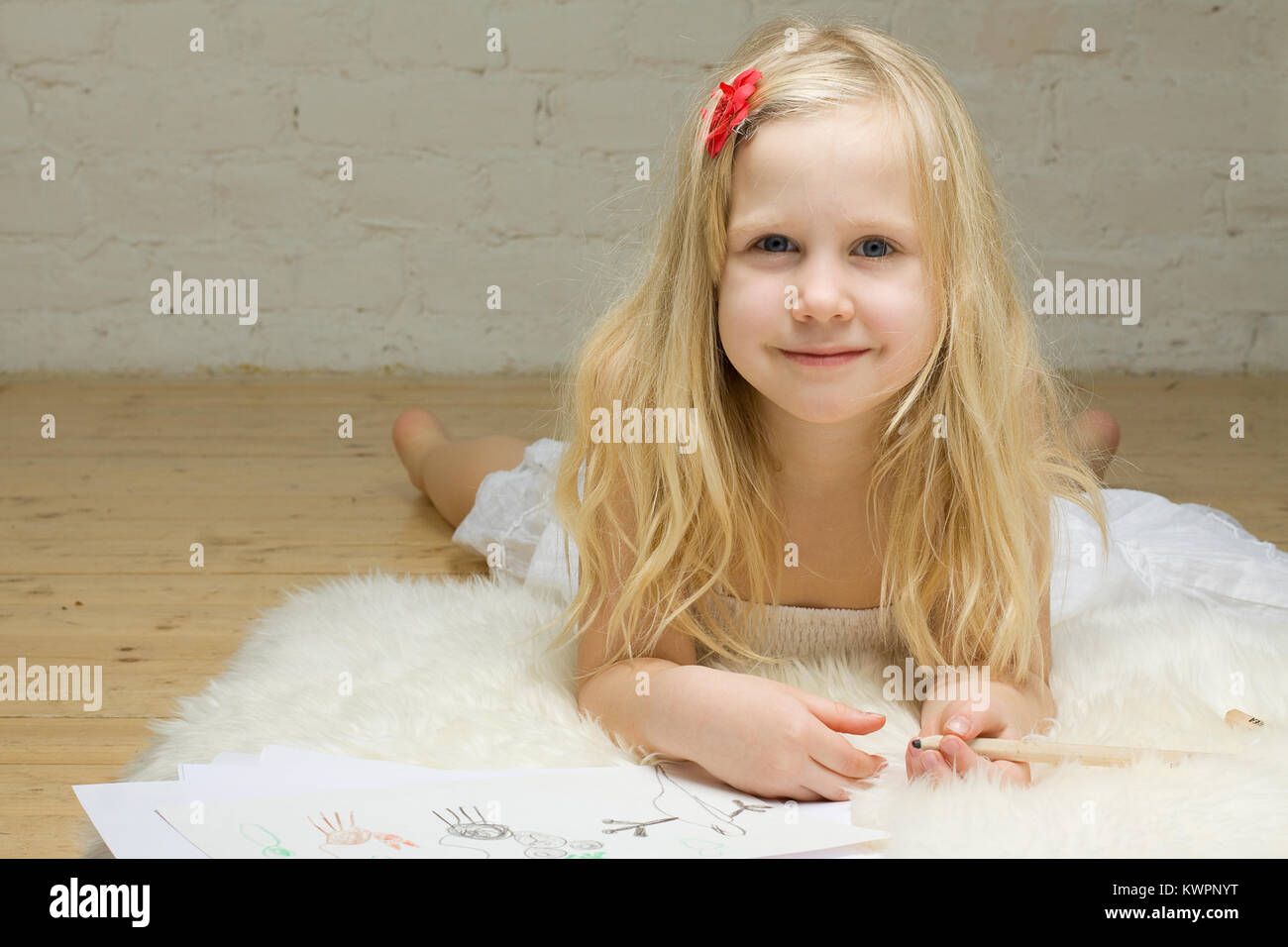 Child girl drawing Stock Photo - Alamy