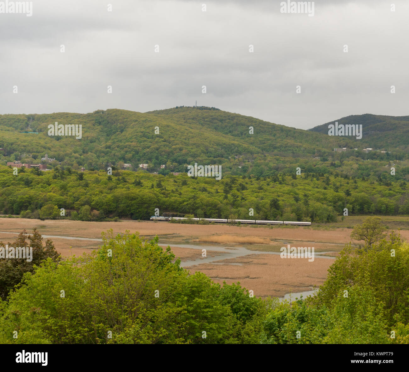 Metro north train along Hudson river near Garrison NY Stock Photo - Alamy