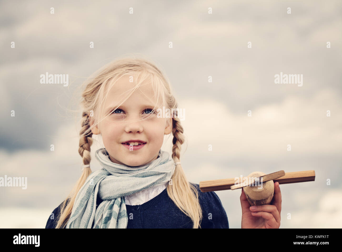 Girl cloudy sky sky hi-res stock photography and images - Alamy