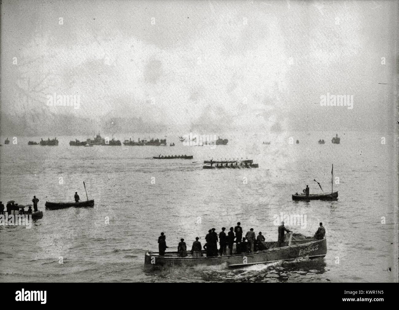 Photograph of rowing regattas in the Bay of La Concha, San Sebastián ...