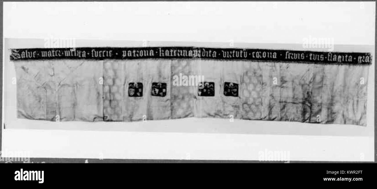 Building elevation in medieval hi-res stock photography and images - Alamy