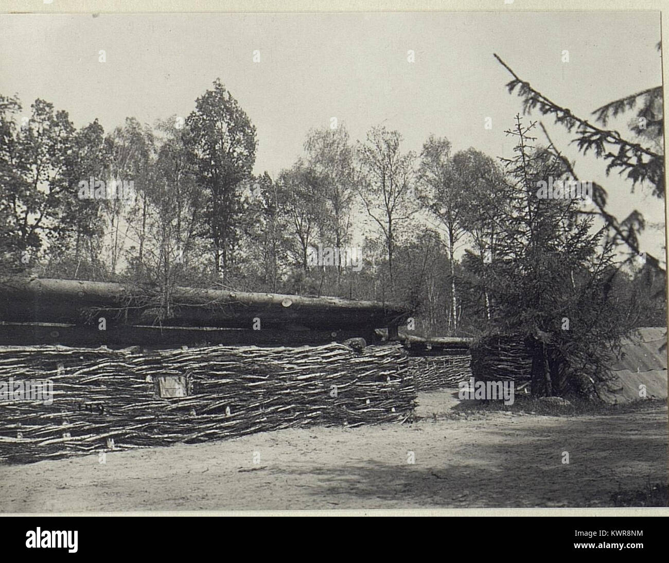 This image depicts a military shelter behind the first line with head ...