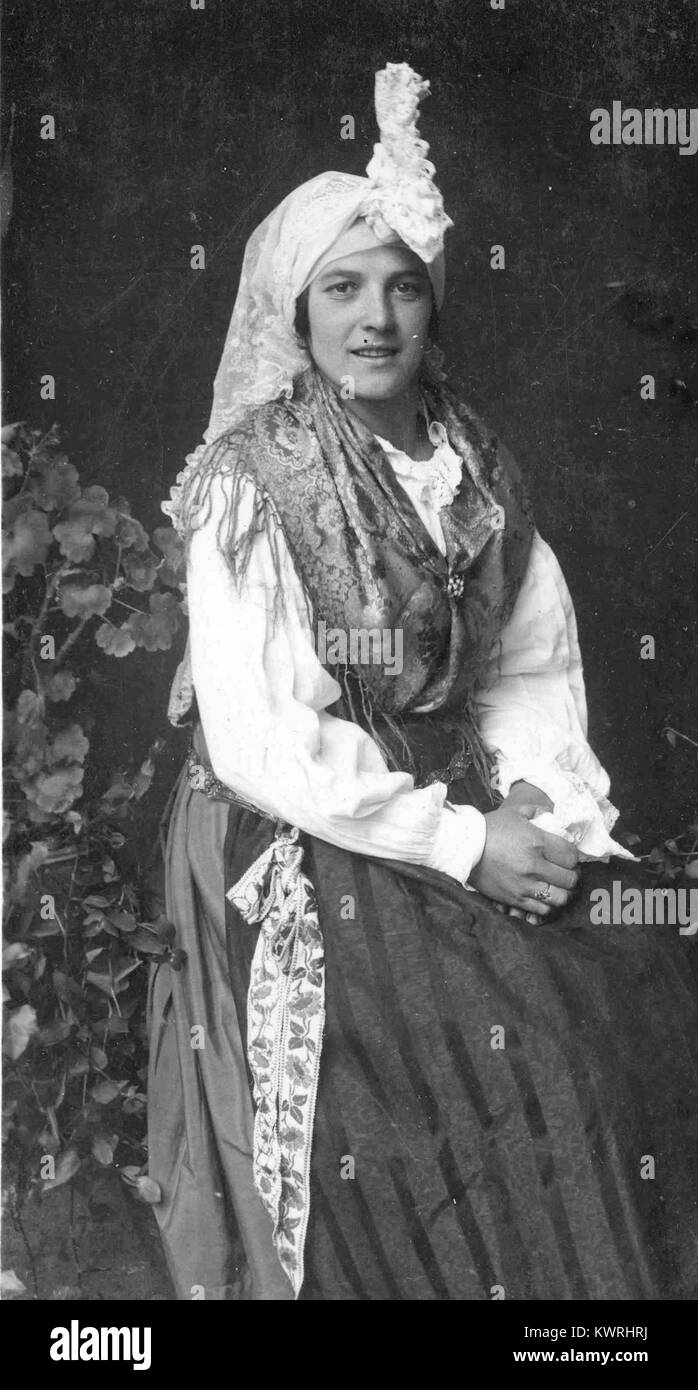 This refers to the reconstruction of peasant clothing from the 19th ...