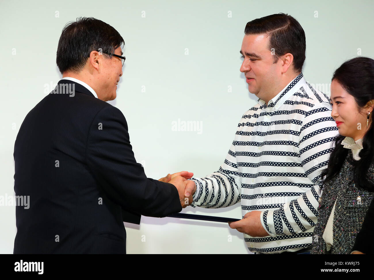 Korea. 05th Jan, 2018. Football ambassador Sam Hammington (R), a New ...