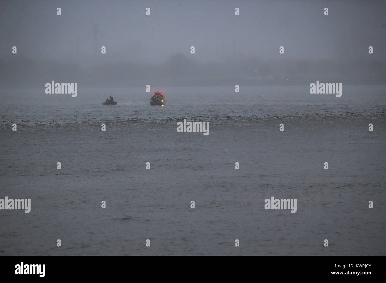 Mississippi river bridge recovery hi-res stock photography and images ...