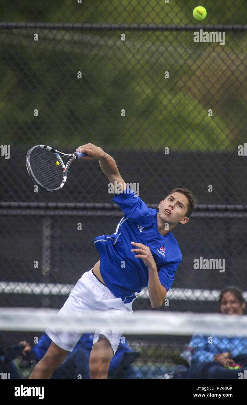 Bettendorf, Iowa, USA. 11th May, 2017. Davenport Central's Andrew Shie ...