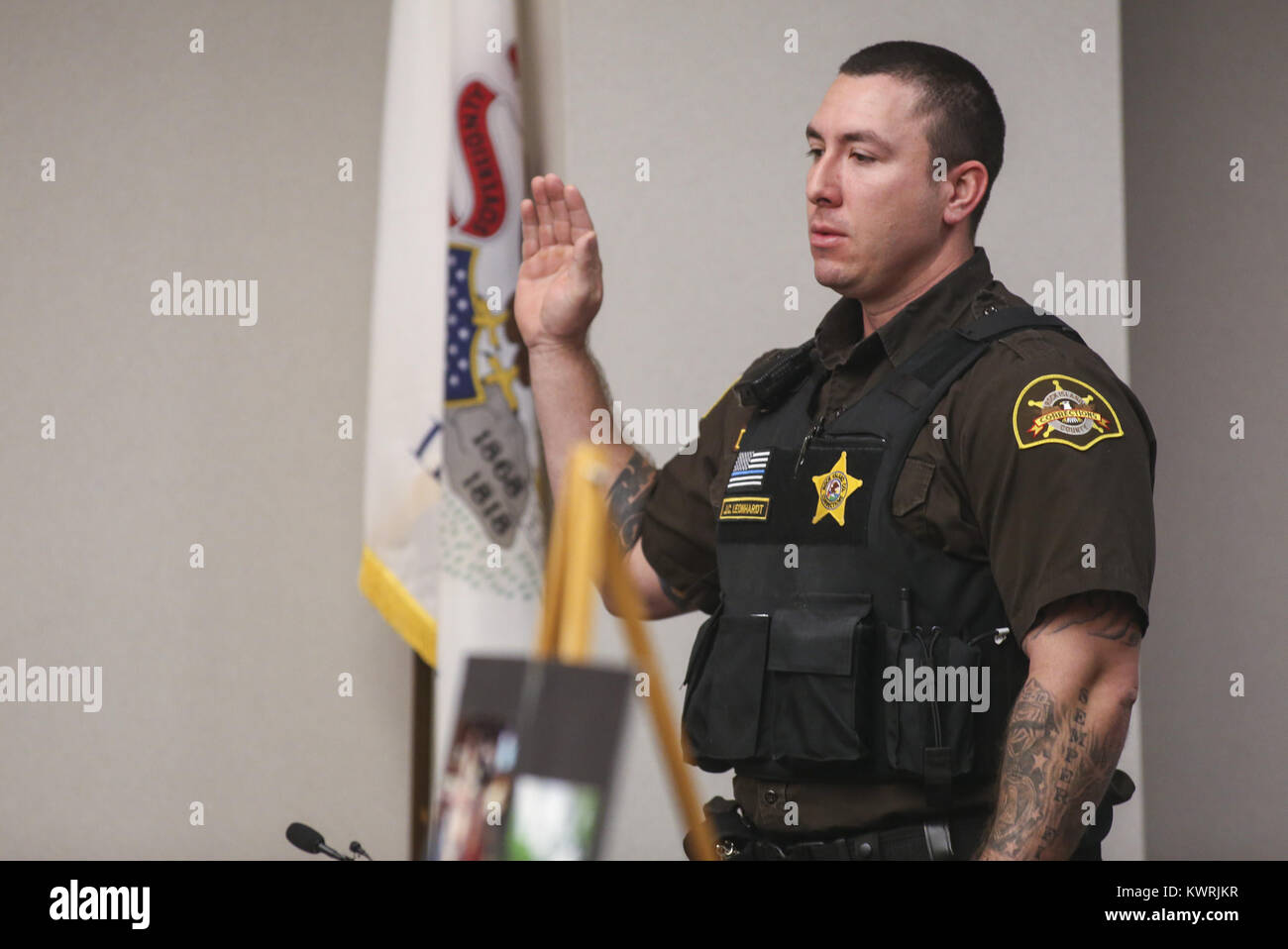 Corrections officer jail hi-res stock photography and images - Alamy