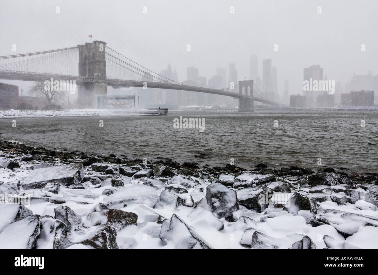 New York, USA. 4th Jan, 2018. Heavy snowfall in New York City, Brooklyn ...