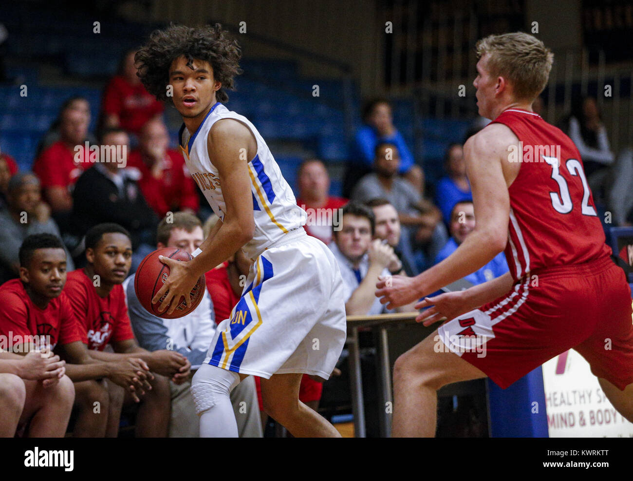 Davenport, Iowa, USA. 20th Feb, 2017. Davenport North's Max Taylor (5 ...
