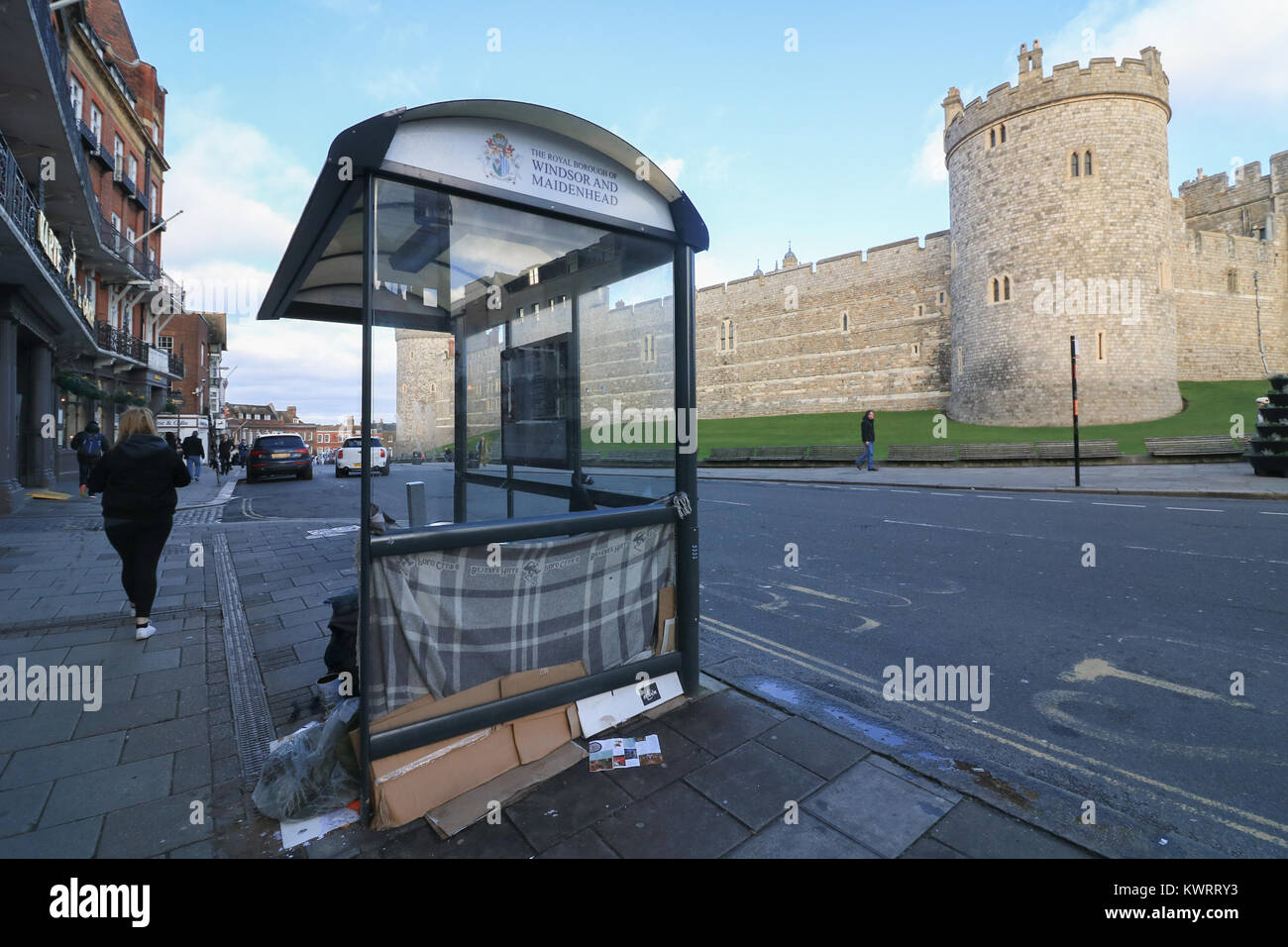 Windsor Berkshire.5th January 2018. A homeless person sleeps under a ...