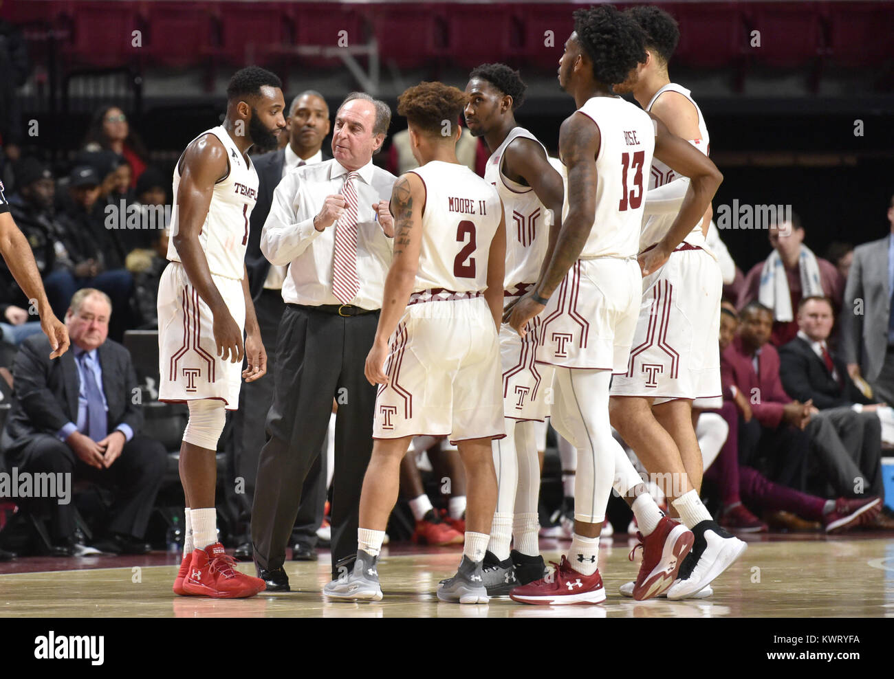 Philadelphia, Pennsylvania, USA. 5th Jan, 2018. Temple Owls head coach ...