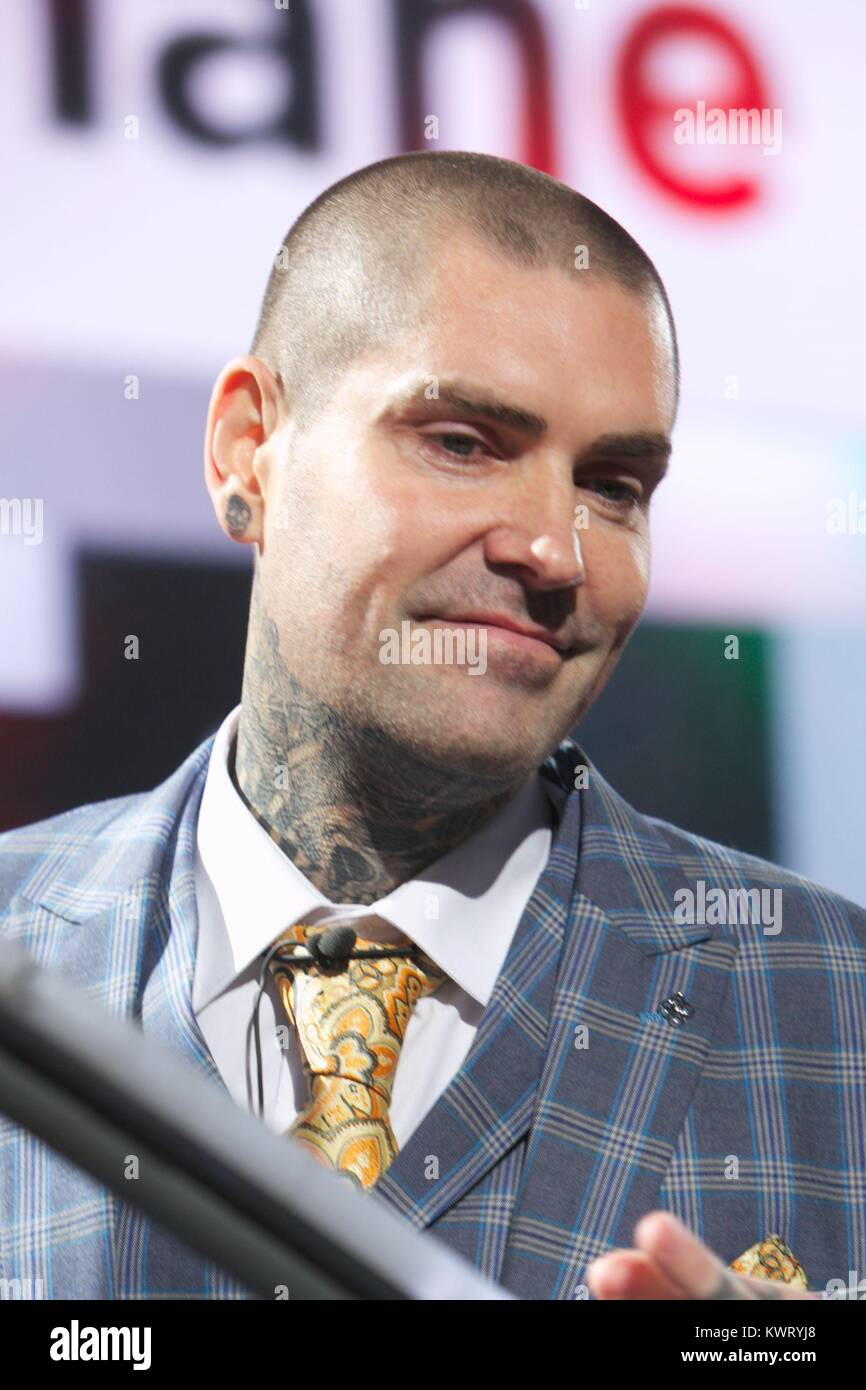 Shane lynch enters house hi-res stock photography and images - Alamy