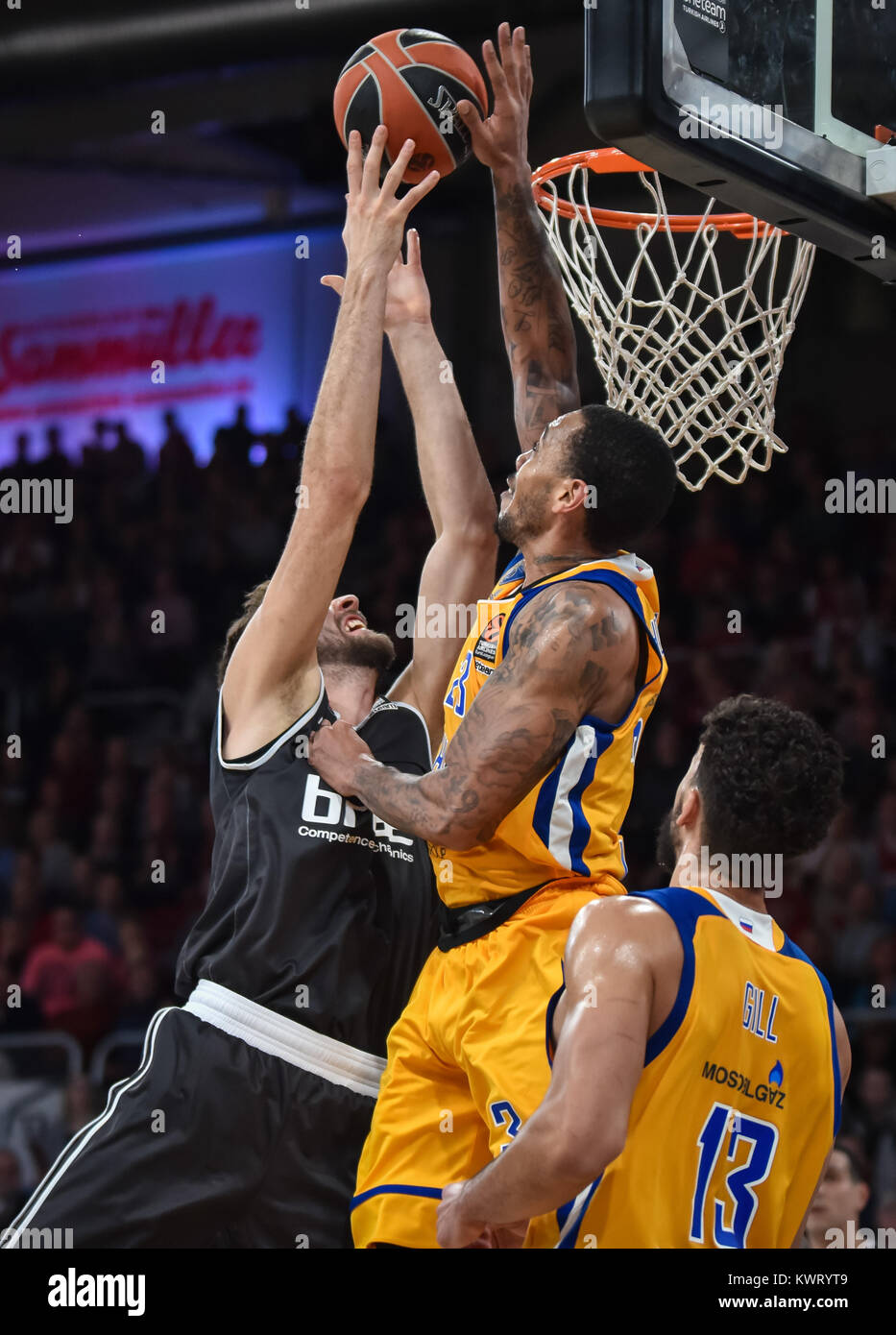 Basketball lay up competition hi-res stock photography and images - Alamy
