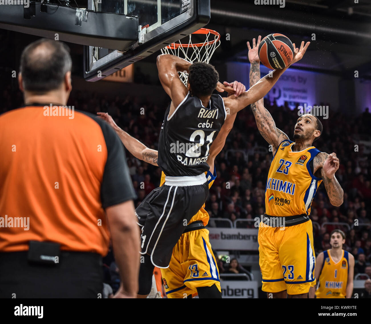 Basketball lay up competition hi-res stock photography and images - Alamy