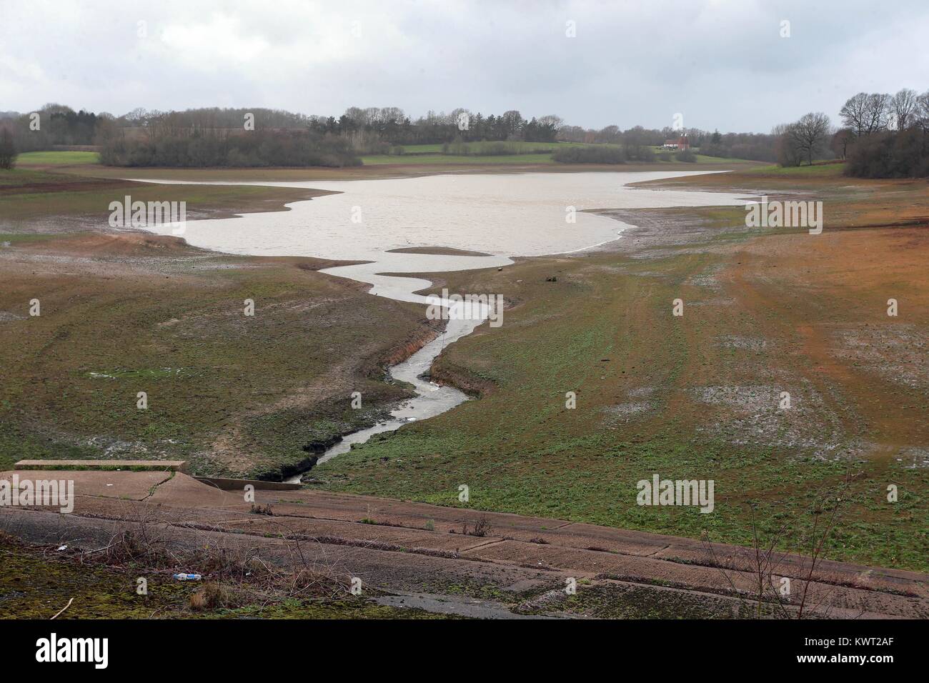 Reservoir england drought kent hi-res stock photography and images - Alamy