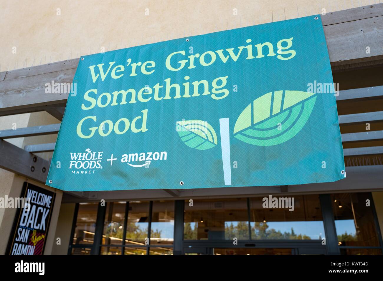 Amazon sign whole foods market hi-res stock photography and images - Alamy