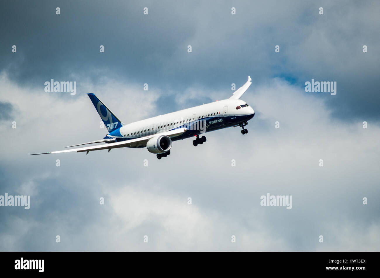 Boeing 787 Dreamliner Stock Photo - Alamy