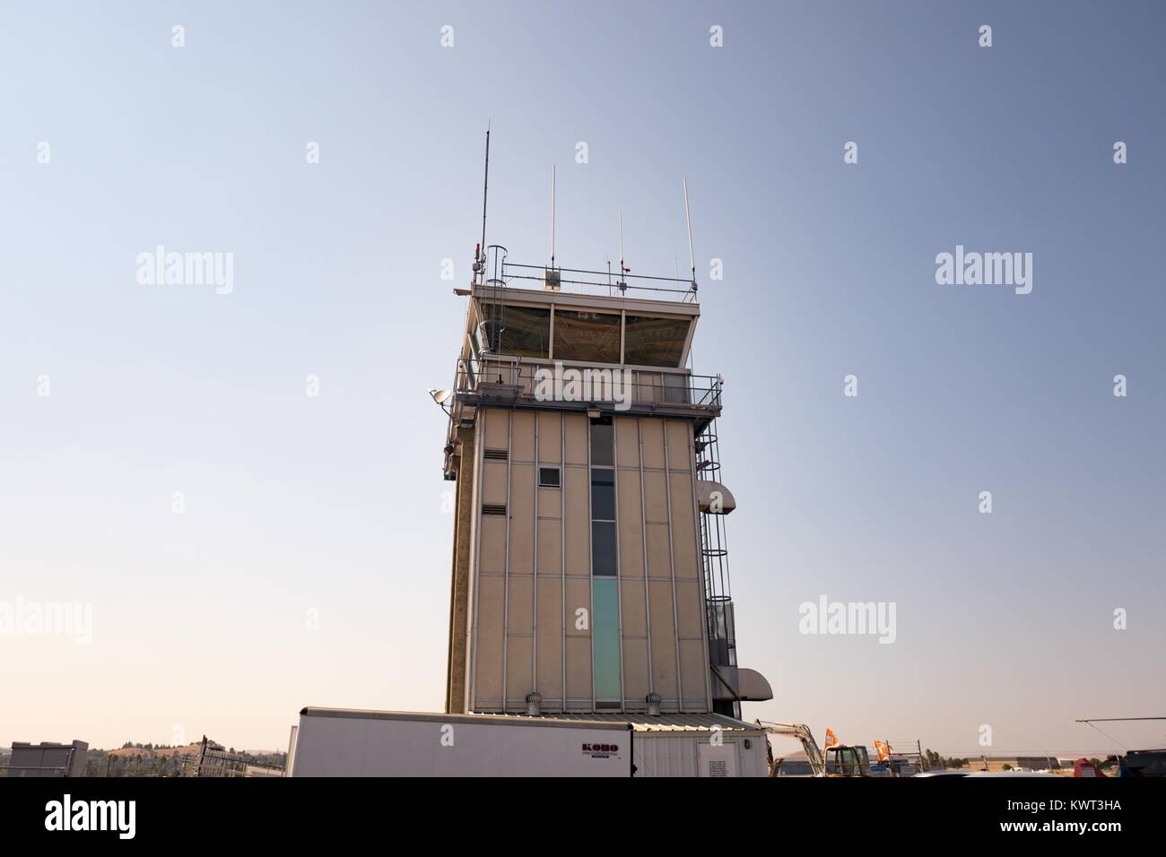 Air traffic control tower hi-res stock photography and images - Alamy