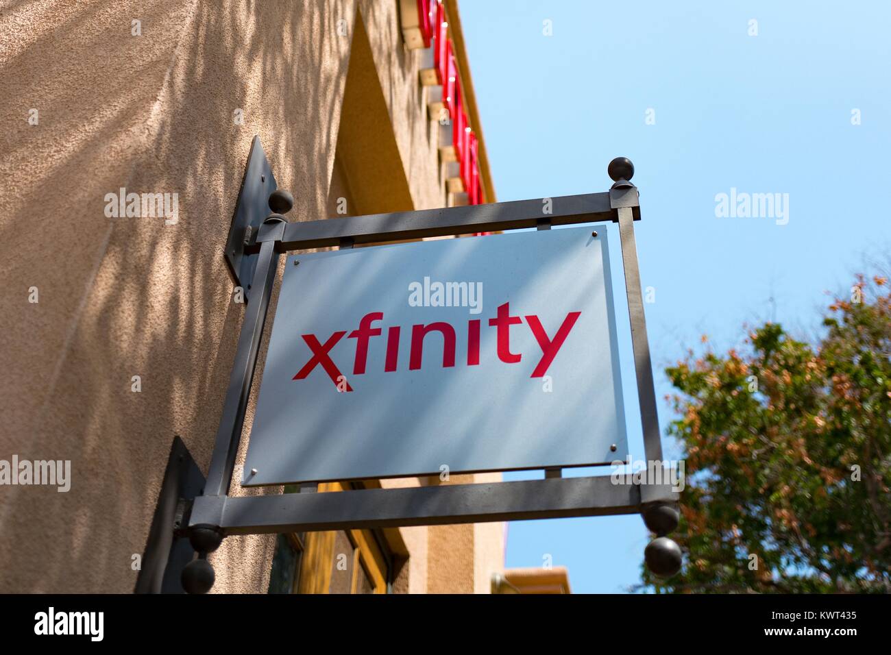 Xfinity store hi-res stock photography and images - Alamy