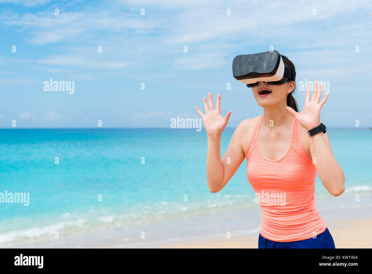 Beautiful japanese lady using hi-res stock photography and images - Alamy