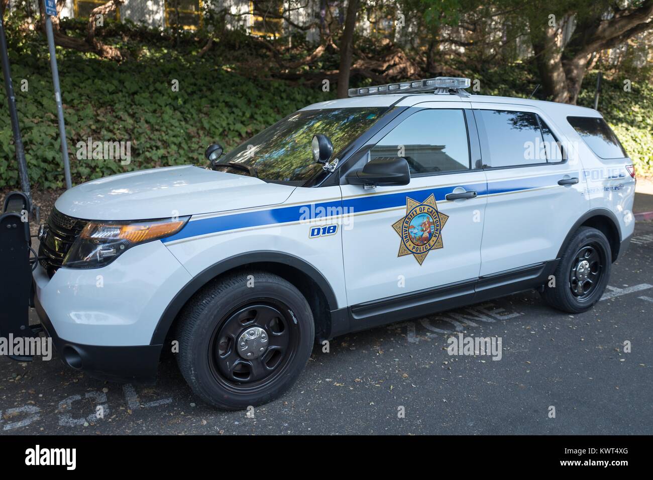 Police at school hi-res stock photography and images - Alamy