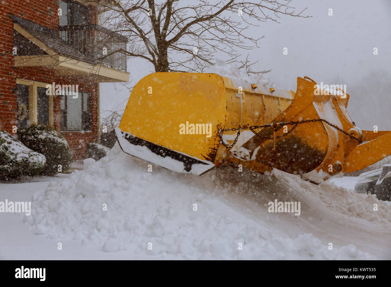 Cleaning clearing the streets hi-res stock photography and images - Alamy