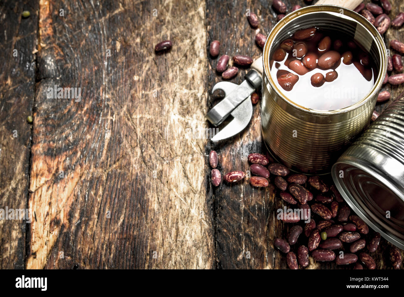 Tinned kidney beans hi-res stock photography and images - Alamy